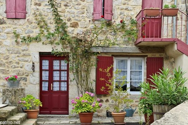 Rénovation et peinture de volets en bois - Prix au m² 2026